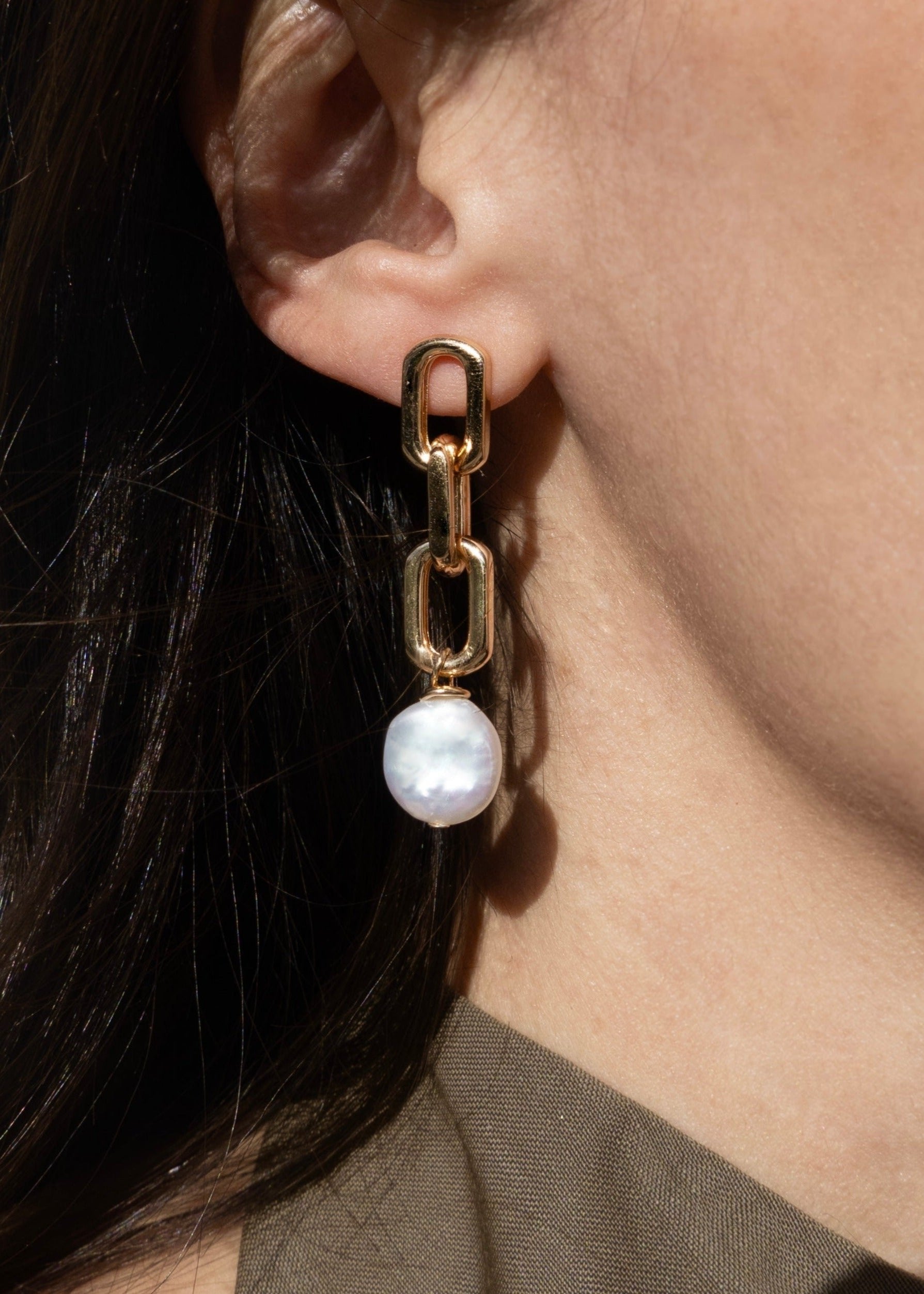 Monroe Coin Pearl - | Adorn Pili | Pearl Statement Jewelry